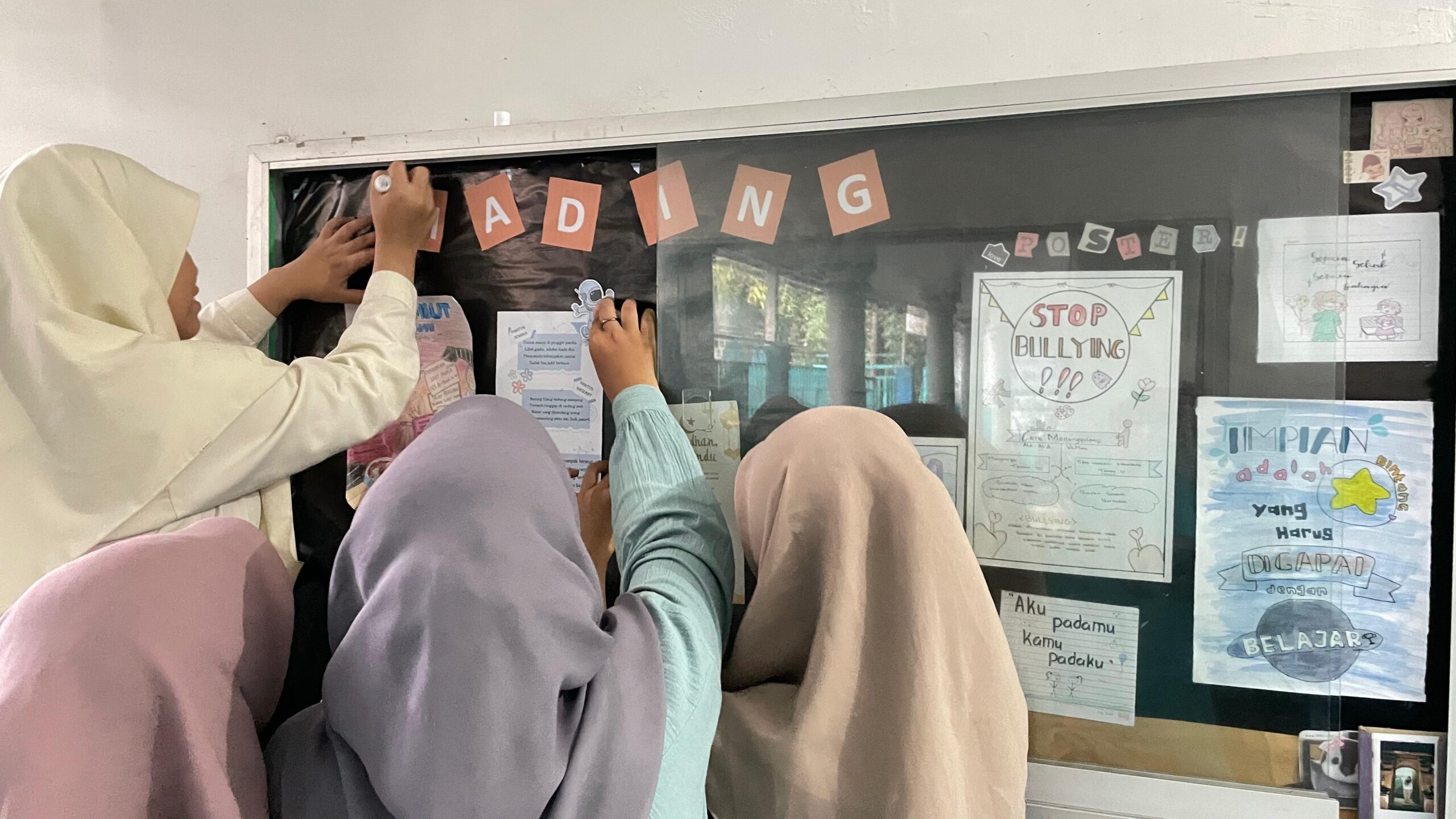 Siswa Khairunnas IBS Malang Berkarya: Puisi, Poster, dan Pantun Hiasi ...